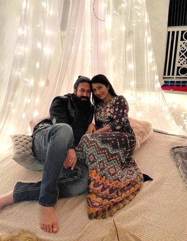 KGF 2 actor Yash and wife Radhika Pandit celebrate their 5th wedding ...